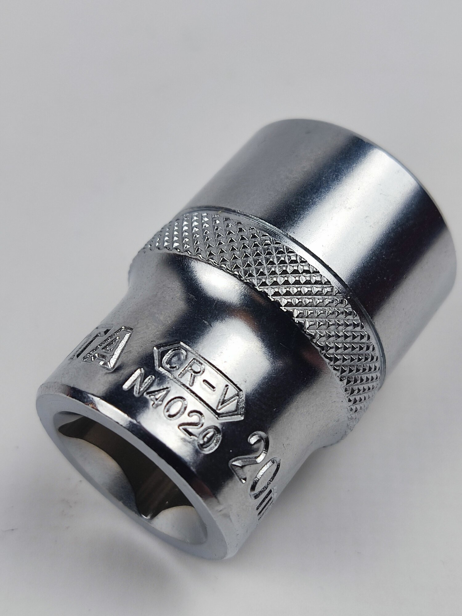 Головка торцевая 6гр. 1/2" 20мм N4020