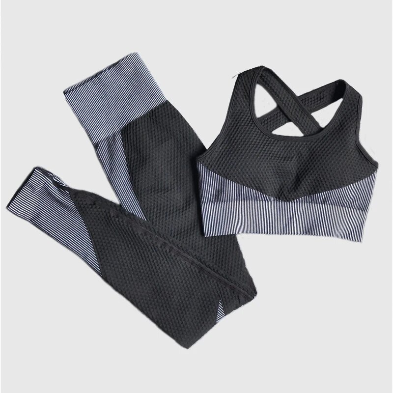 Костюм спортивный