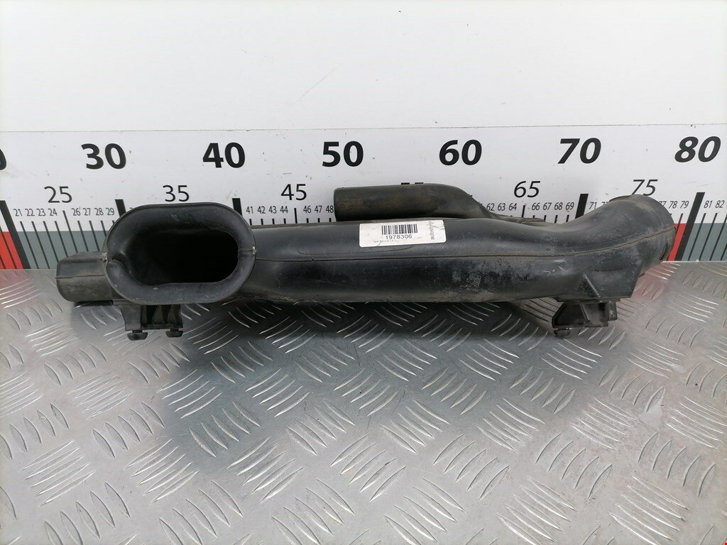 Воздухозаборник (наружный) Opel Astra H 55351756 арт. 1978306