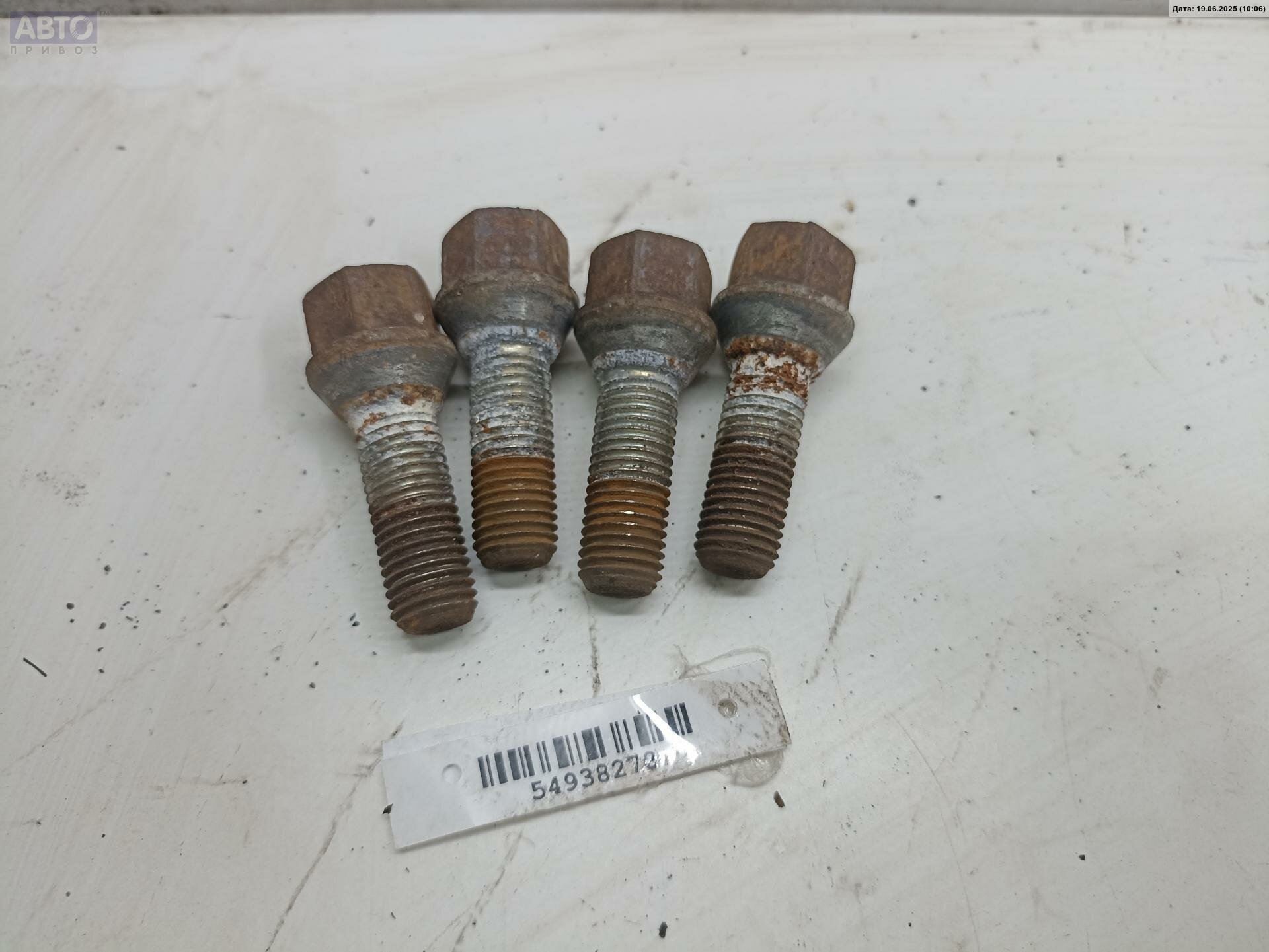 Болт колесный (гайка колесная) Opel Astra H (2004-2009)