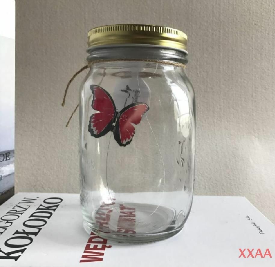Бабочка в банке с подсветкой