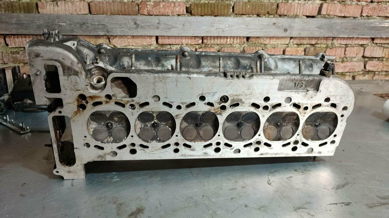 Головка блока цилиндров BMW 5 E39 (1995 - 2000) 1436793