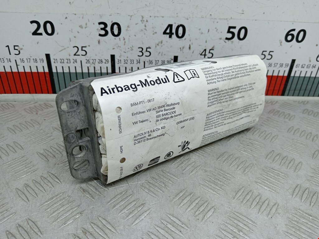Подушка безопасности пассажирская (в торпедо) Skoda Octavia 1Z 1K0880204N арт. 2179858