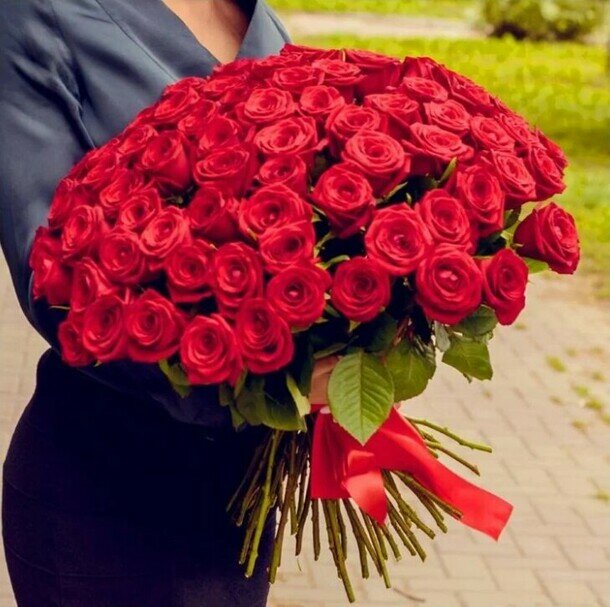 Букет Well Flowers "Красная Наоми", 101 цветок, круглый, XL, букет свежих цветов