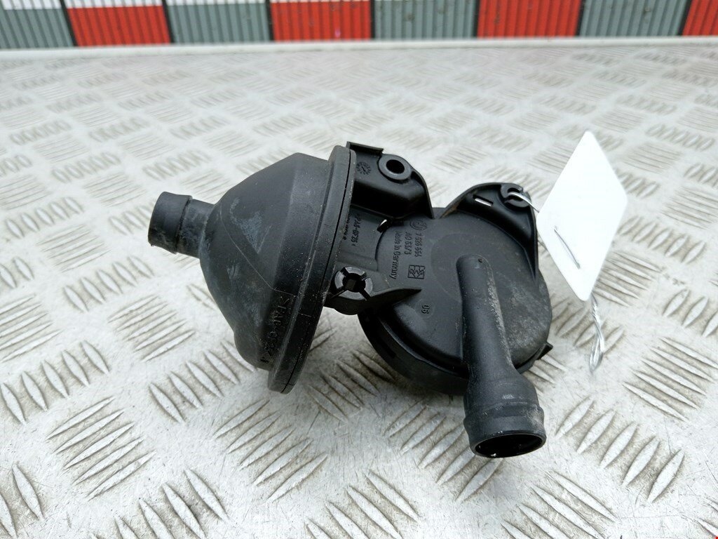 Маслоотделитель (сапун) BMW 3-Series (E90/E91/E92/E93) 11617526654 арт. 2187264