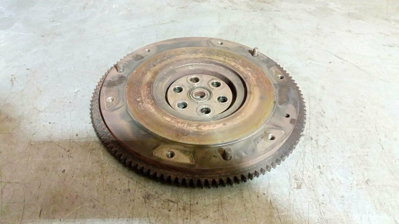 Маховик Mazda 323