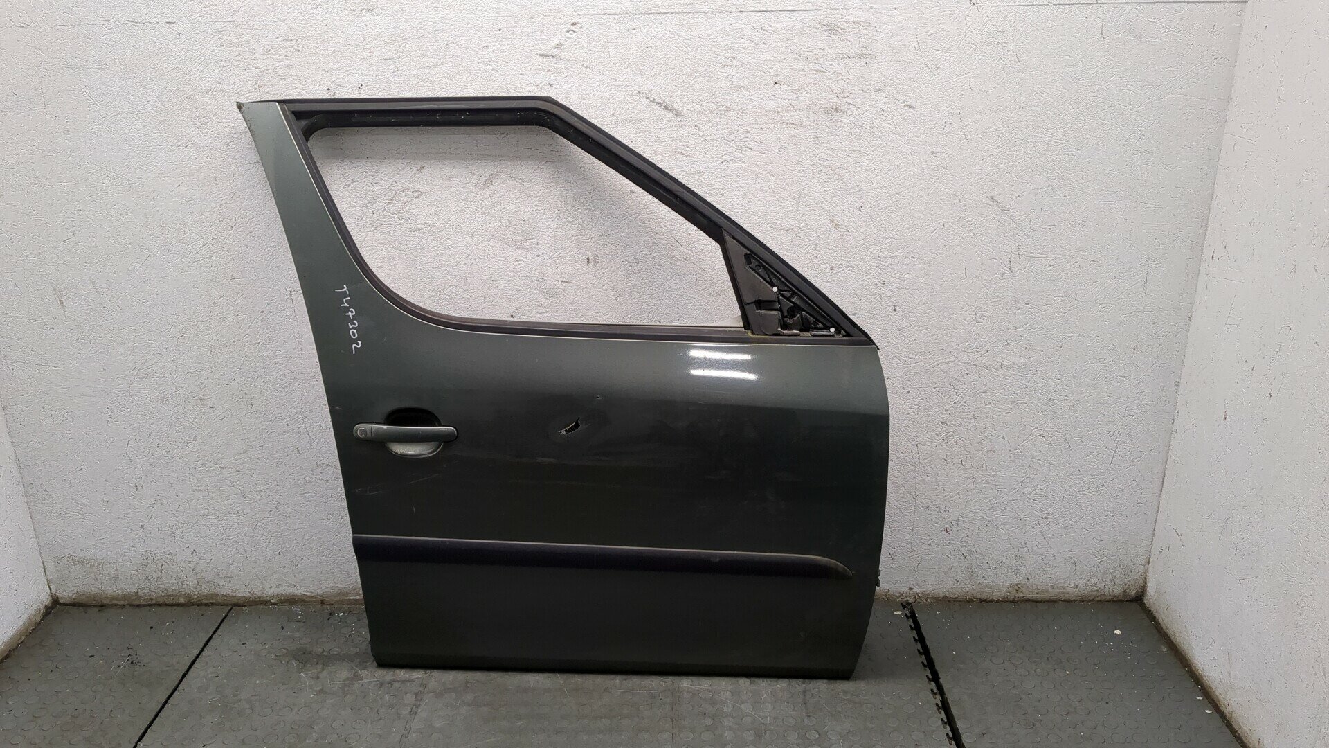 Дверь боковая (легковая) правая передняя Skoda Roomster Б/У