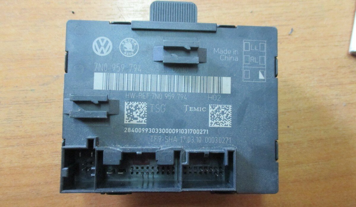 Блок комфорта Yeti Skoda 7N0959794