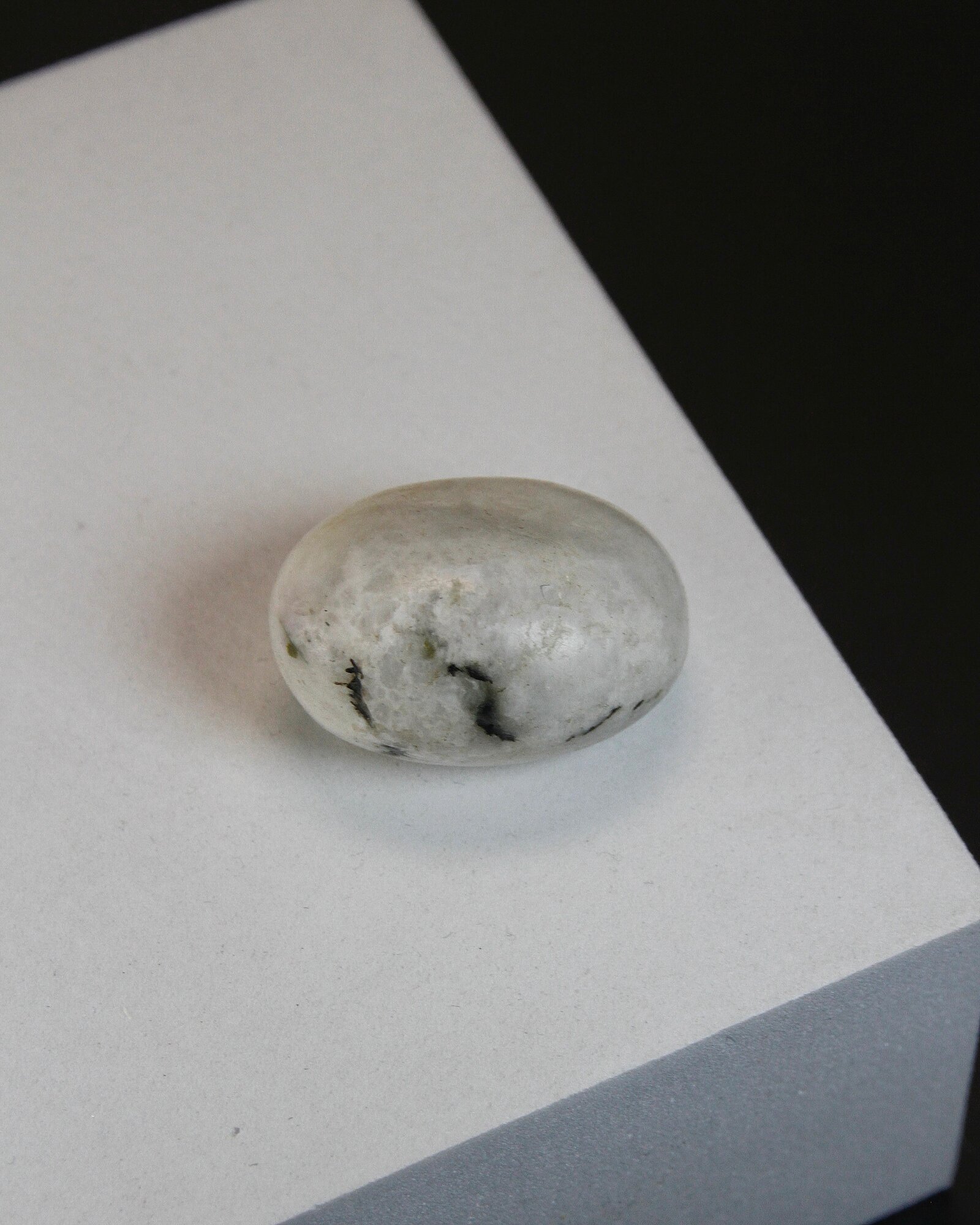 Лунный камень Адуляр-2-3 см, натуральный, 1 шт-оберег