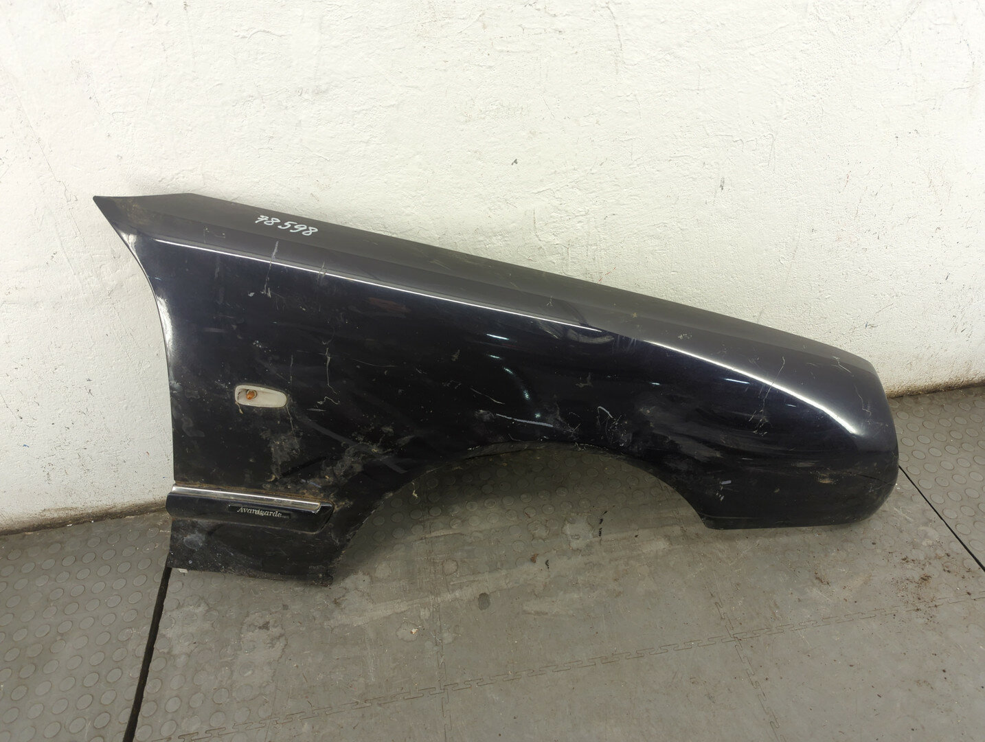 Крыло правое переднее Mercedes E W210 Б/У