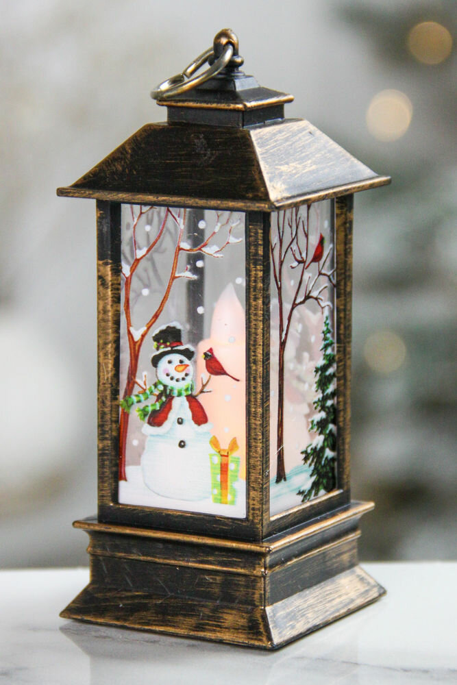 Светящаяся ёлочная игрушка фонарик - новогодний ЛЕС со снеговиком, винтажно-золотистый, тёплый белый LED-огонь, 13 см, пластик, батарейки, Koopman International AX5304230-3