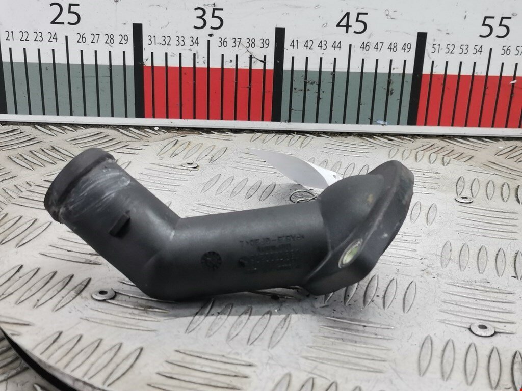 Корпус термостата Volkswagen Golf 4 038121121D арт. 2171746
