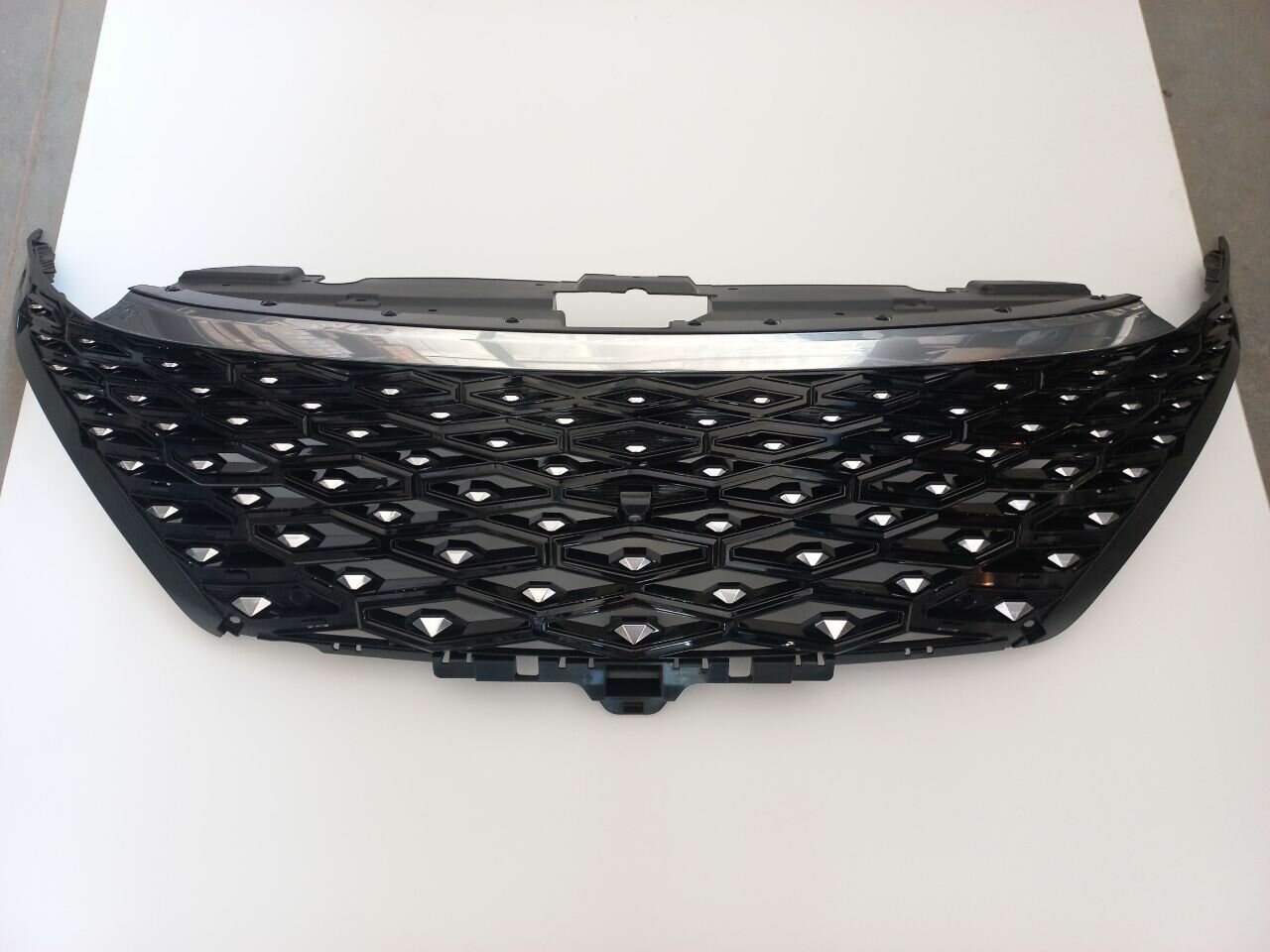 Решетка радиатора (carbon crystal black) CHERY OMODA C5 [1.5 16V CVT внедорожник Turbo] 602002720AAACL