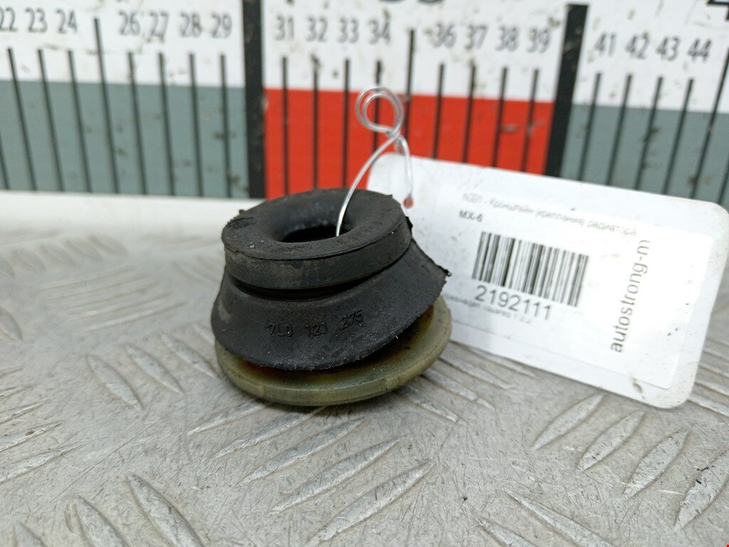 Кронштейн (крепление) радиатора Volkswagen Touareg 1 7L0121275 арт. 2192111