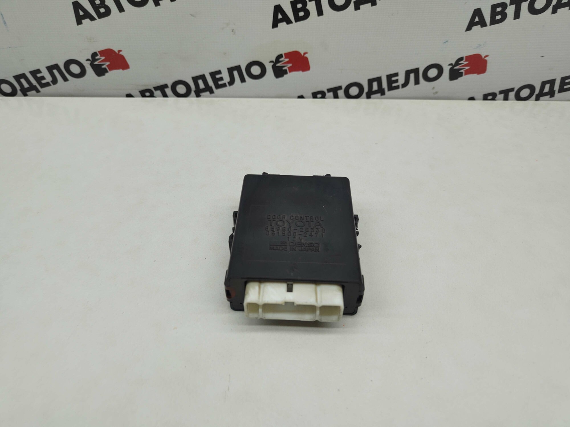 Блок управления дверьми Toyota Carina T190 1993г