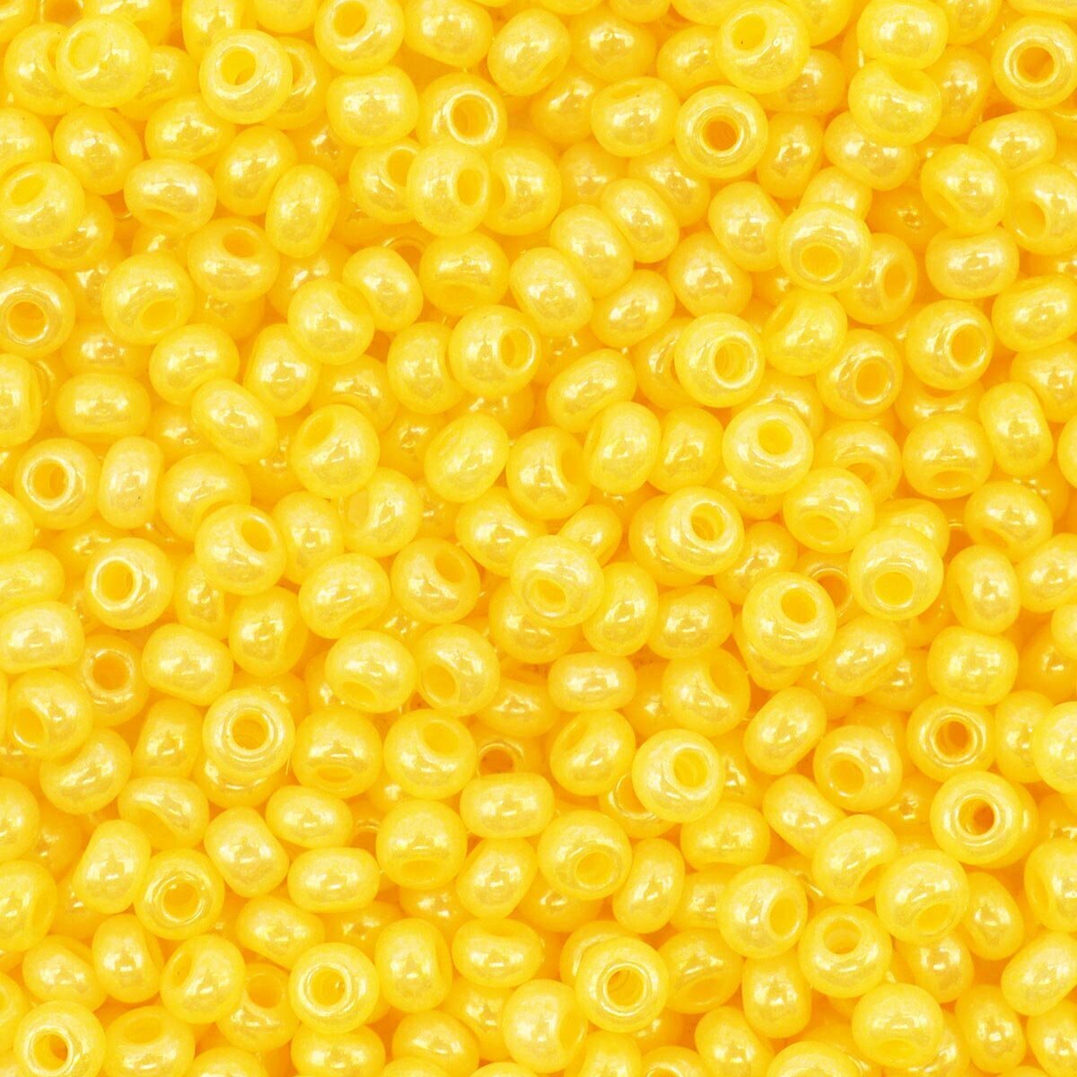 Бисер Preciosa 17386 непрозрачный желтый перламутровый (10/0) 2.3 мм, 5 г, цена за 2 уп.