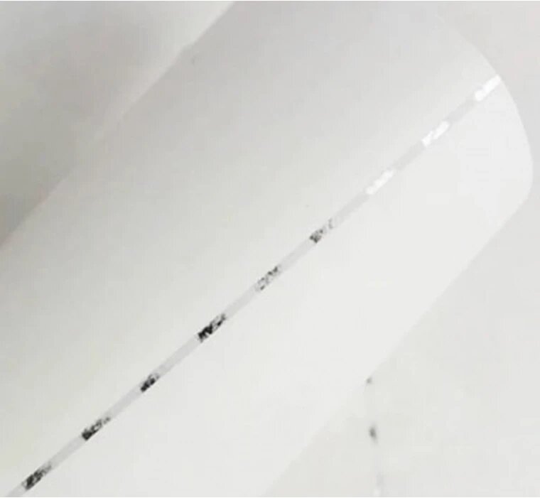 Лист бумаги с защитной металлической нитью, формат А4