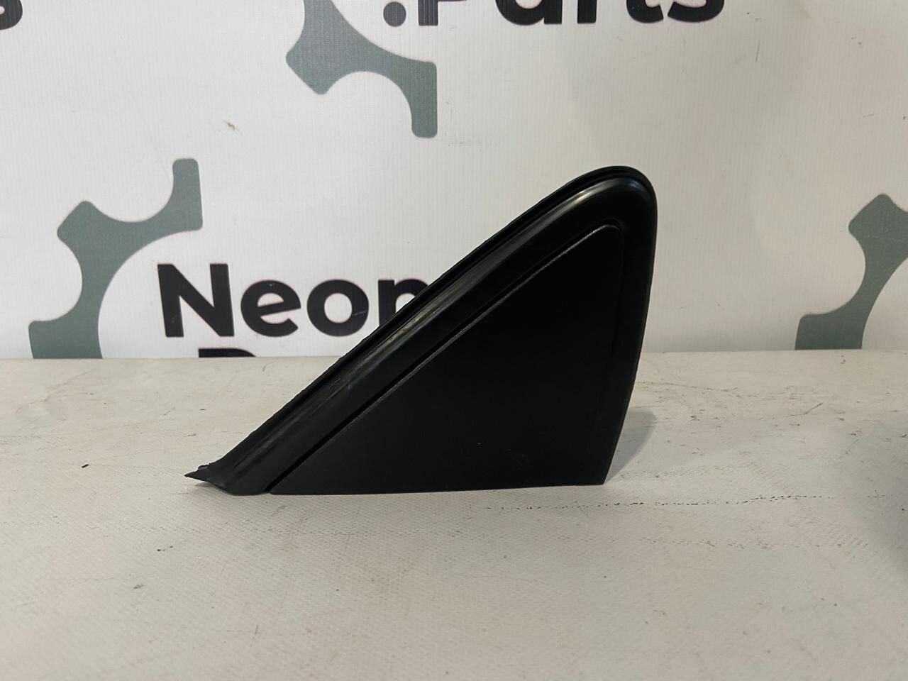 Накладка стойки (треугольник) передняя правый VW Polo 5 2010-2015