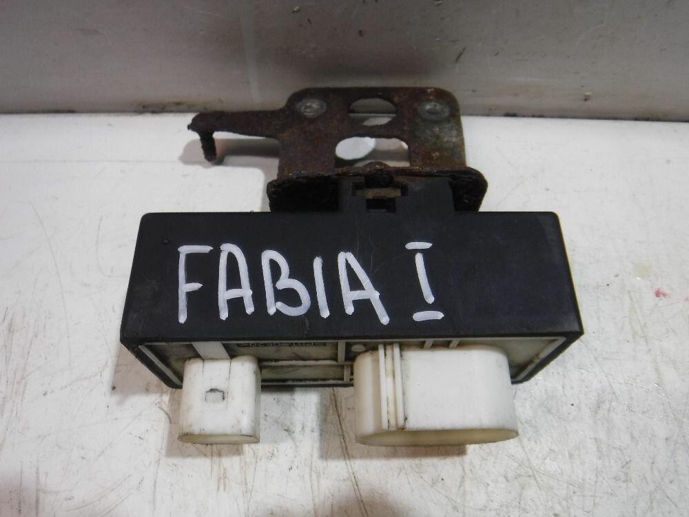 Блок управления вентилятором Skoda Fabia I 1J0919506M