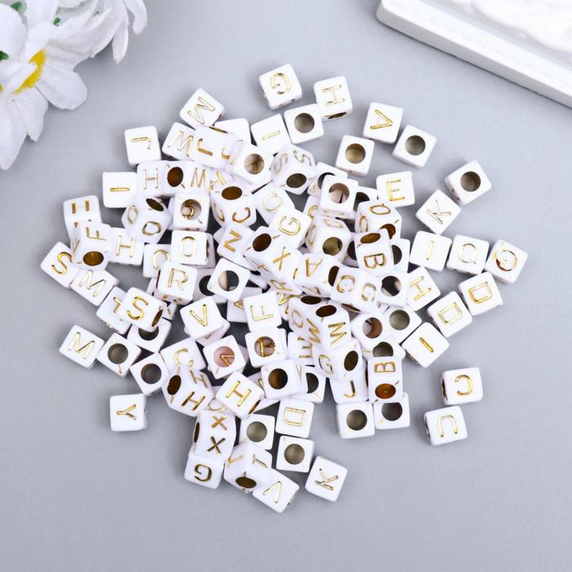 Бусины для творчества пластик "Буквы на кубике" набор 20 гр, 0,6х0,6 см