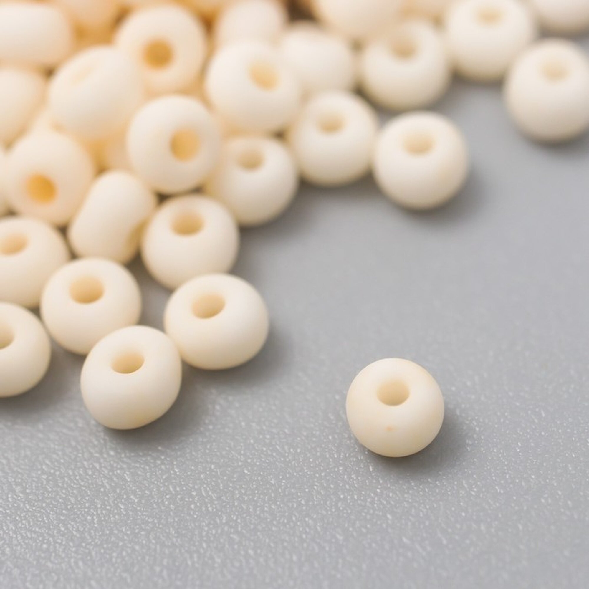 Бисер Арт Узор "Маршмеллоу", крашеное стекло, матовый, телесный, 8/0, 10 г