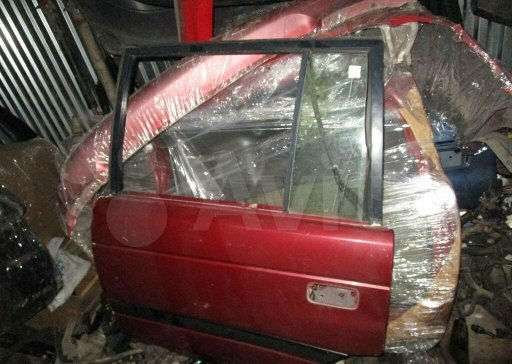 Дверь задняя левая Mazda MPV рест. 1997