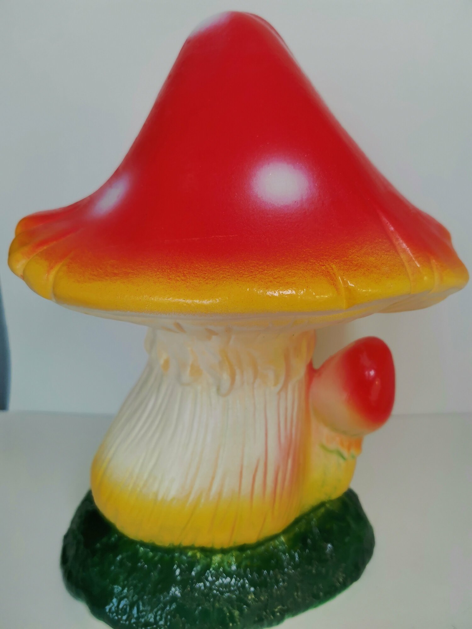 Фигурка садовая "Два мухомора", растительная тематика, гипс, высота 33см ширина 24см