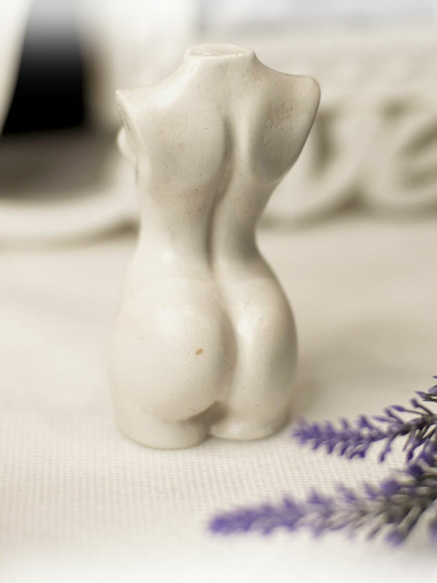 Гипсовая статуэтка для интерьера "Торс женский"