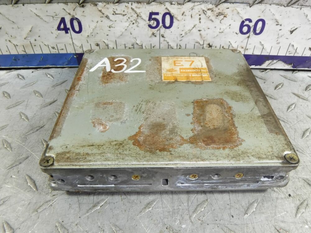 Блок управления двигателем Nissan Maxima A32 2371043U01