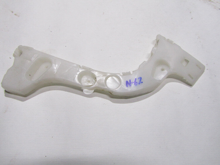 Кронштейн бампера заднего правый 1742938 1694838 BM51A17E850AG Форд Фокус 3 Хэтчбек - N-62 - Srumto