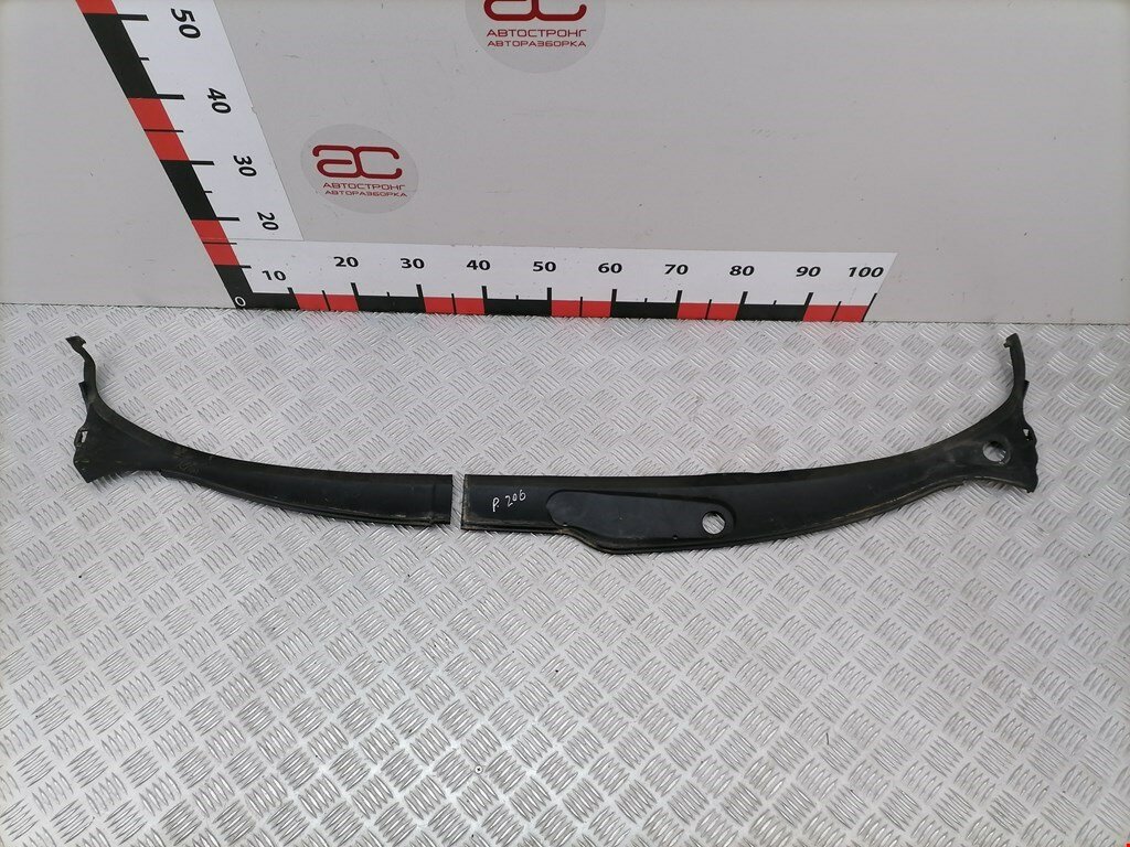 Дождевик (жабо) Peugeot 206 8120F6 арт. 373837