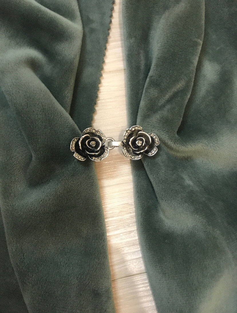 Зажим для кардигана Fashion jewelry