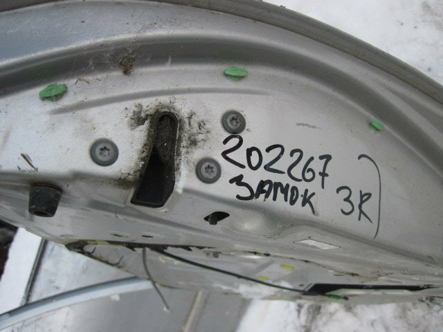 Б/У Замок двери задней правой, Toyota (Тойота)-COROLLA 120 (01-06) TOYOTA COROLLA 120 (01-06) косое крепление замка. цел...