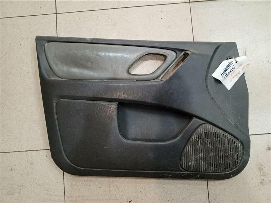 Обшивка двери передней левой от Ford Escape 2000-2006