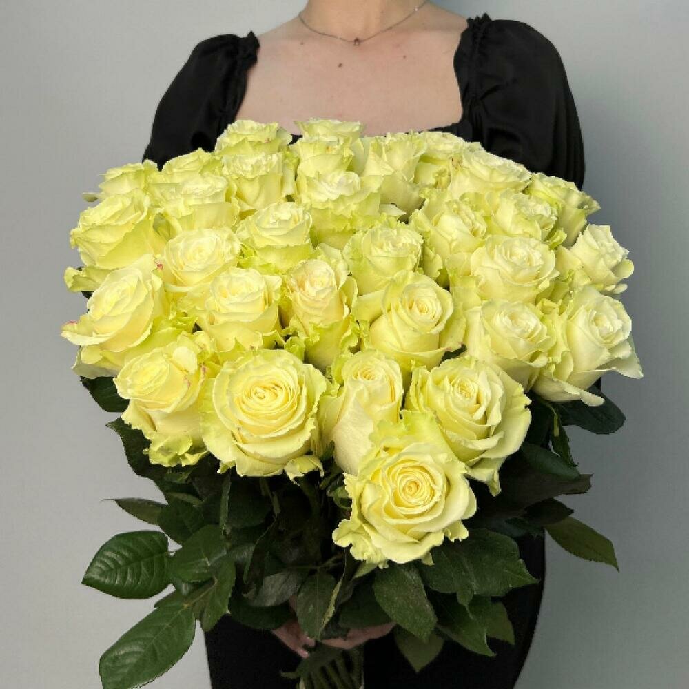 Букет "PROTEA - Студия Цветов", из кремовых роз Мондиаль 25 шт.