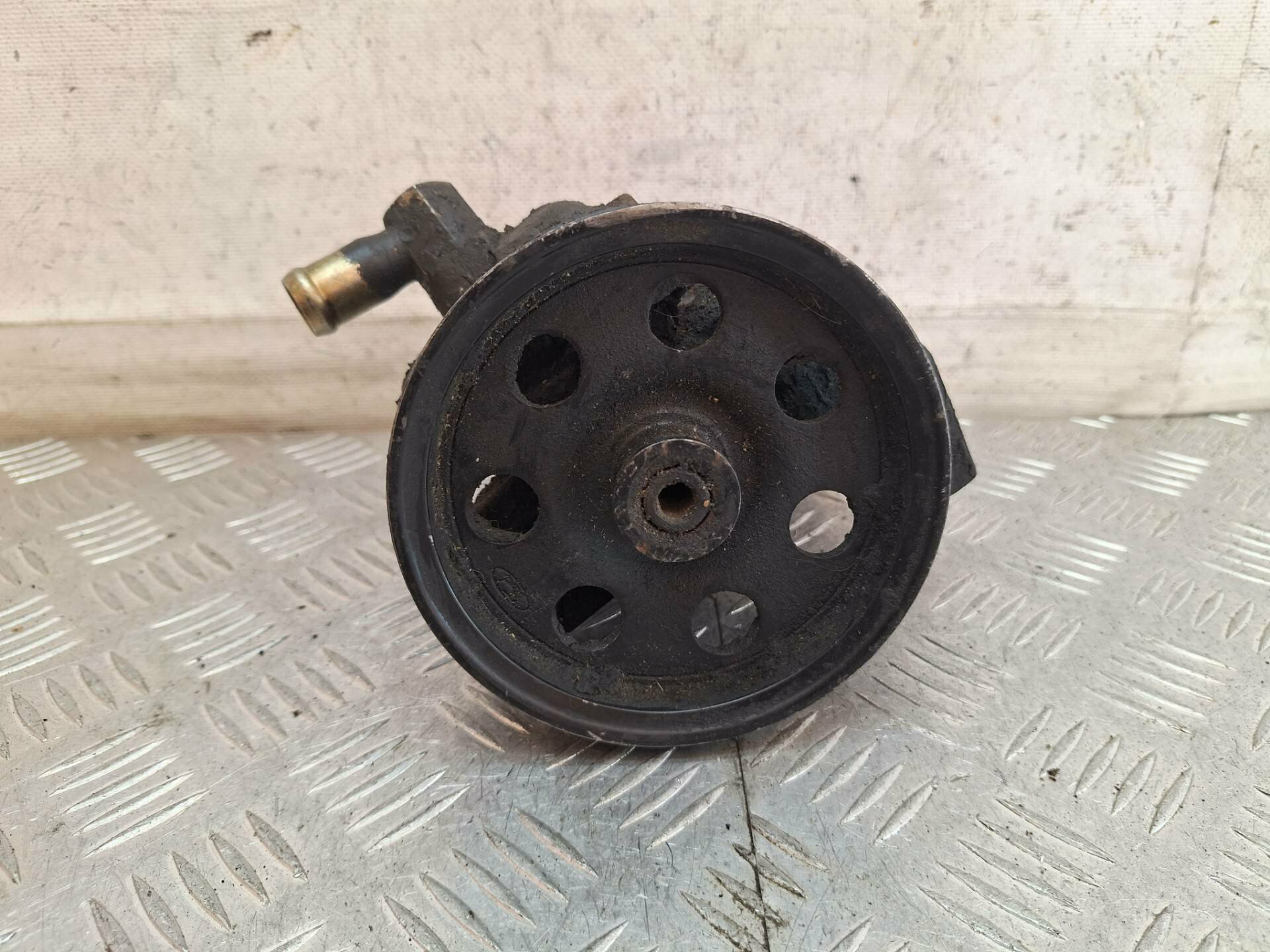 Насос гидроусилителя руля Ford Focus (1998 - 2001)