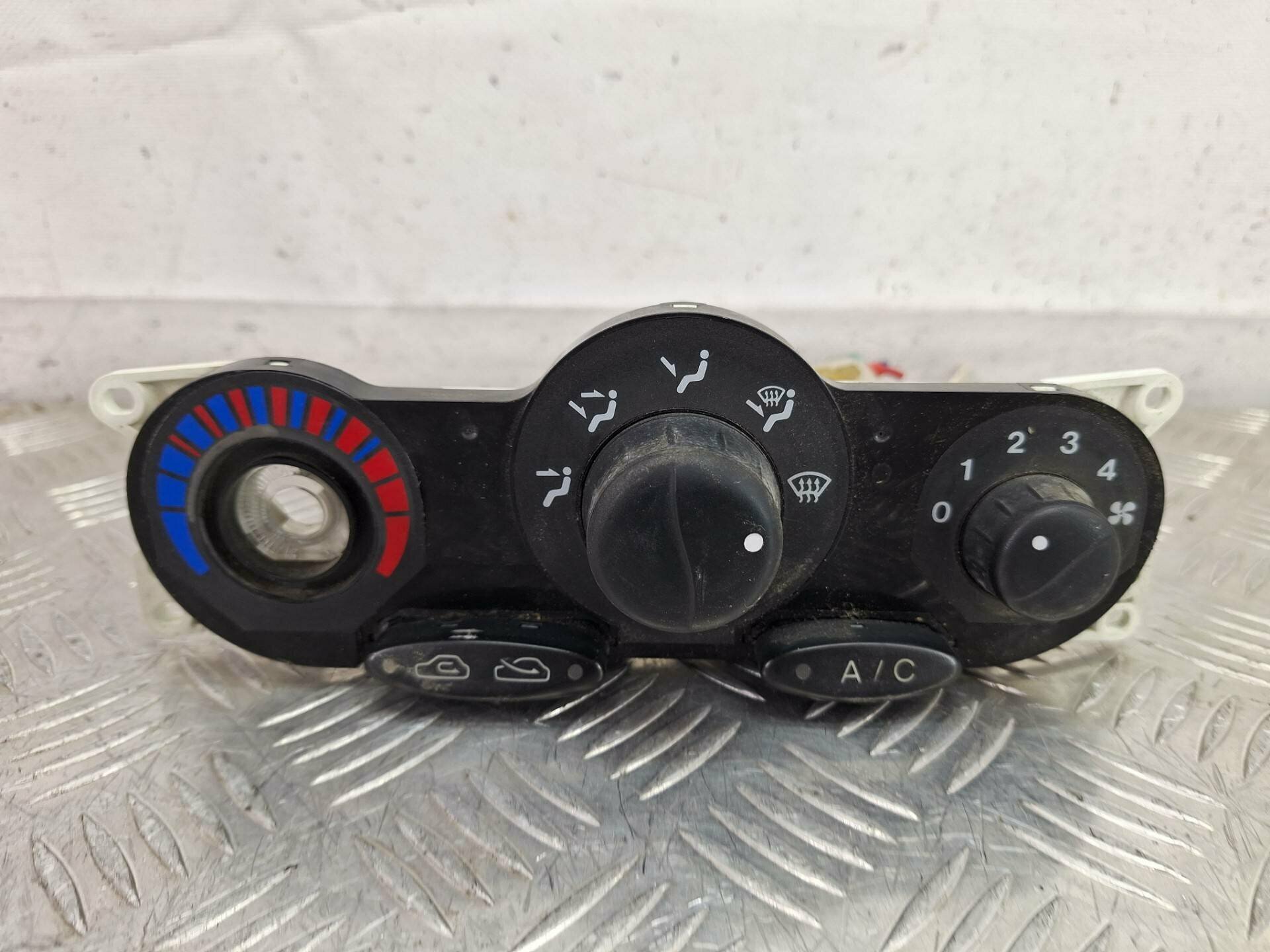 Блок управления печки/климат-контроля Hyundai Coupe 1996