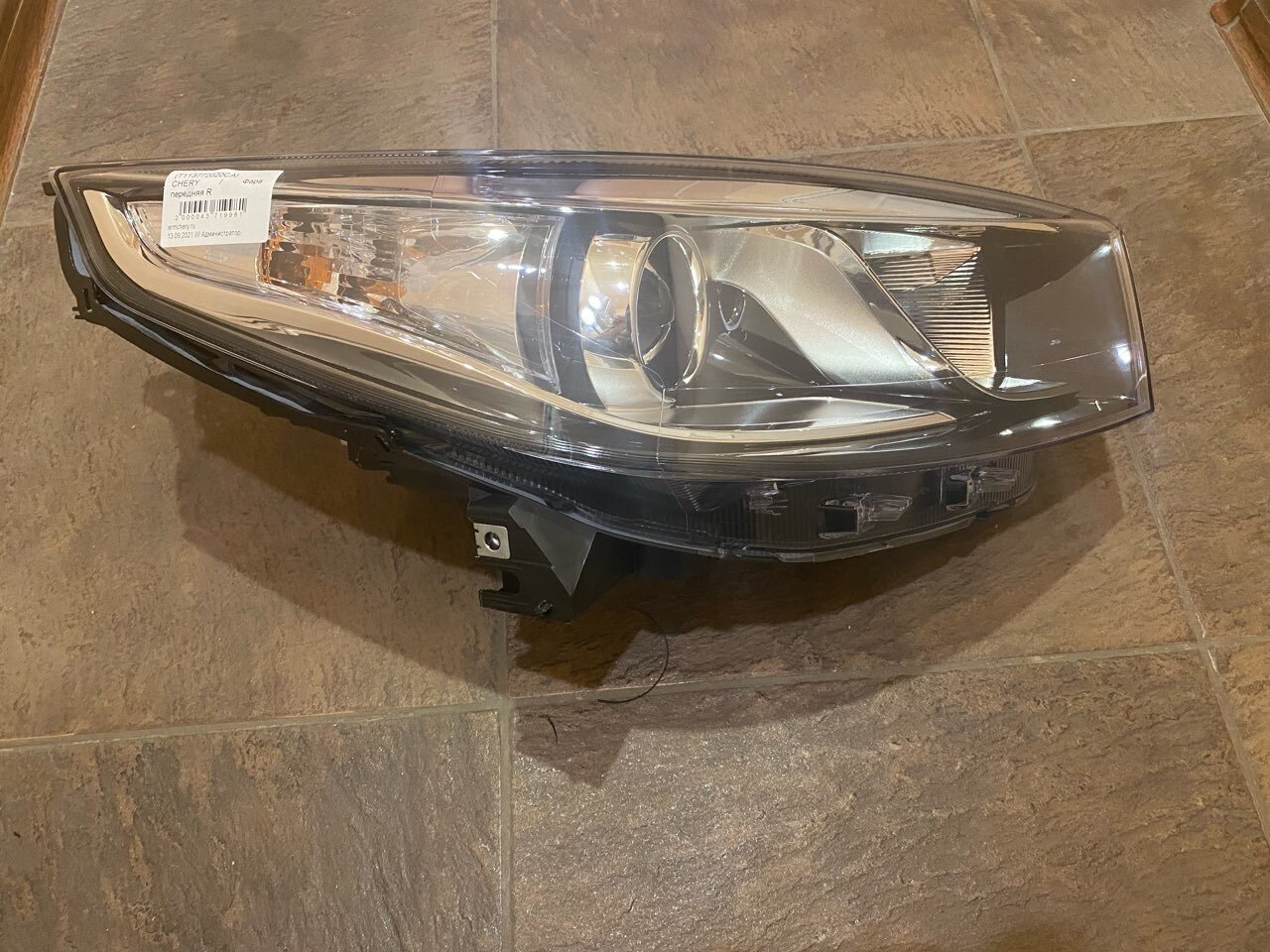 Фара правая Chery Tiggo 3 [1.6 16V 5MT внедорожник] T113772020CA