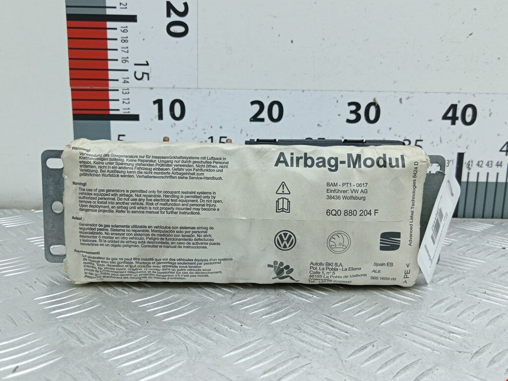 Подушка безопасности пассажирская (в торпедо) Seat Cordoba 2 6Q0880204F арт. 1864482