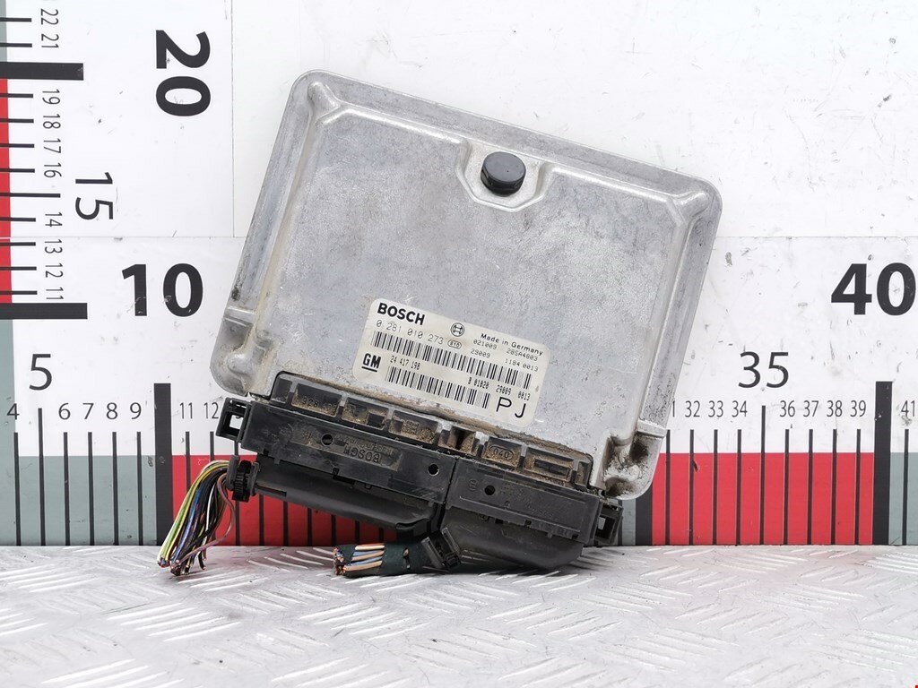 Блок управления двигателем Opel Omega B 24417198 арт. 1857025