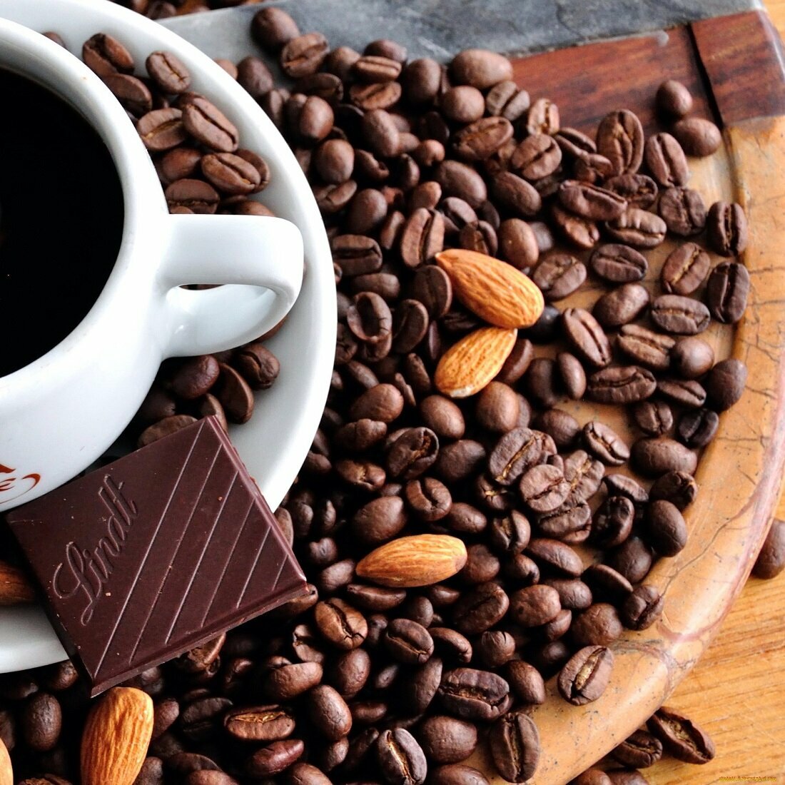 Десертный кофе Миндаль с шоколадом (50 гр) Бразильская Арабика светлой, бережной обжарки