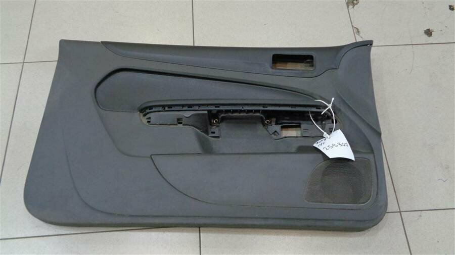 Обшивка двери передней левой от Ford Focus 2 2004-2008