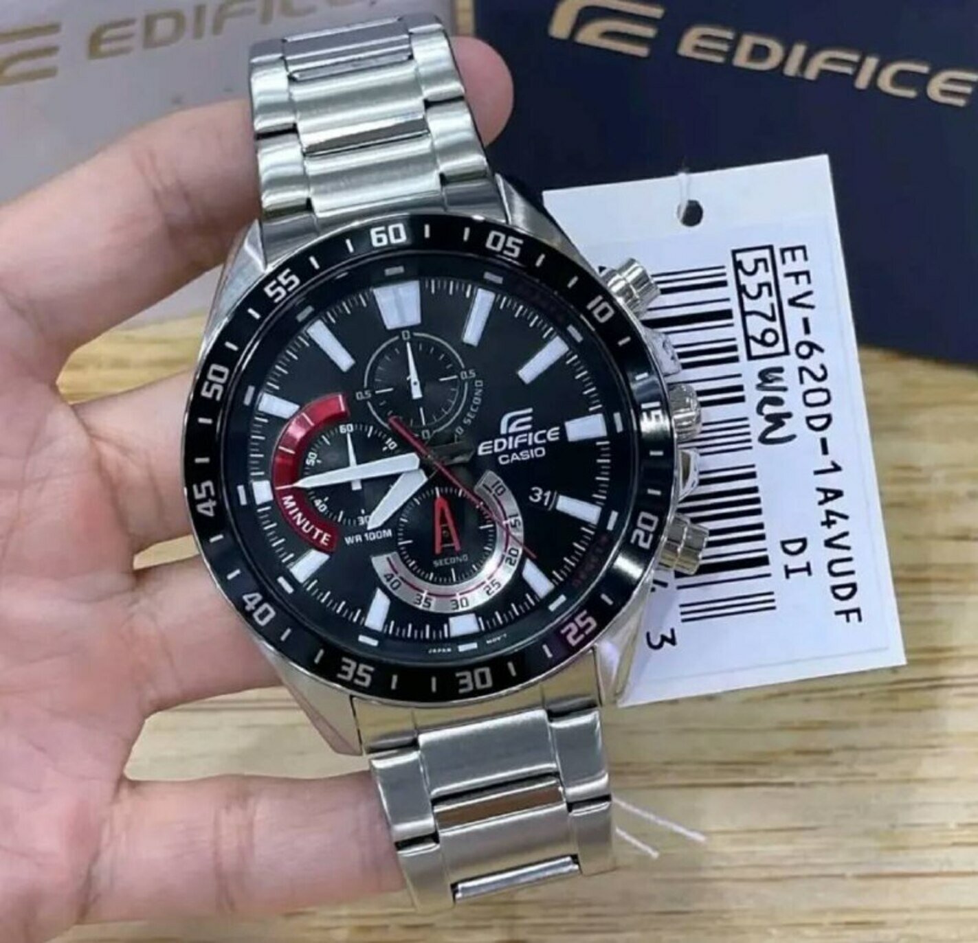 Наручные часы CASIO Edifice, серебряный, черный, красный — фото 1