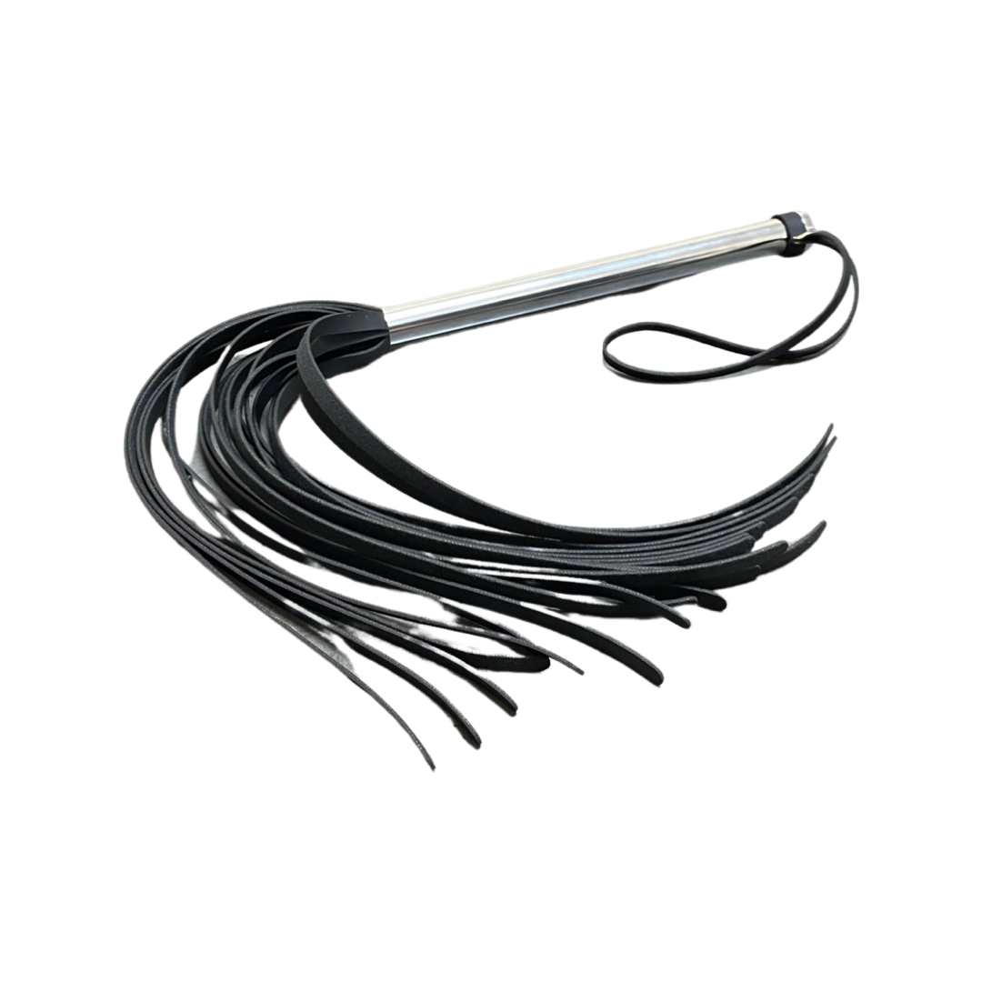 Флоггер из искусственной кожи с хромированной рукоятью