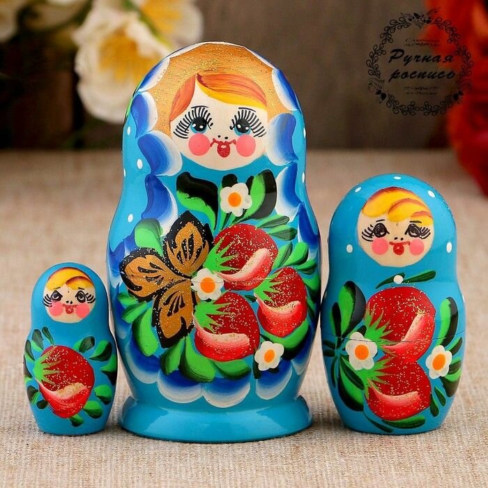 Матрешка Sima-land "Земляничка", голубое платье, 3 кукольная, 10 см (3440228)