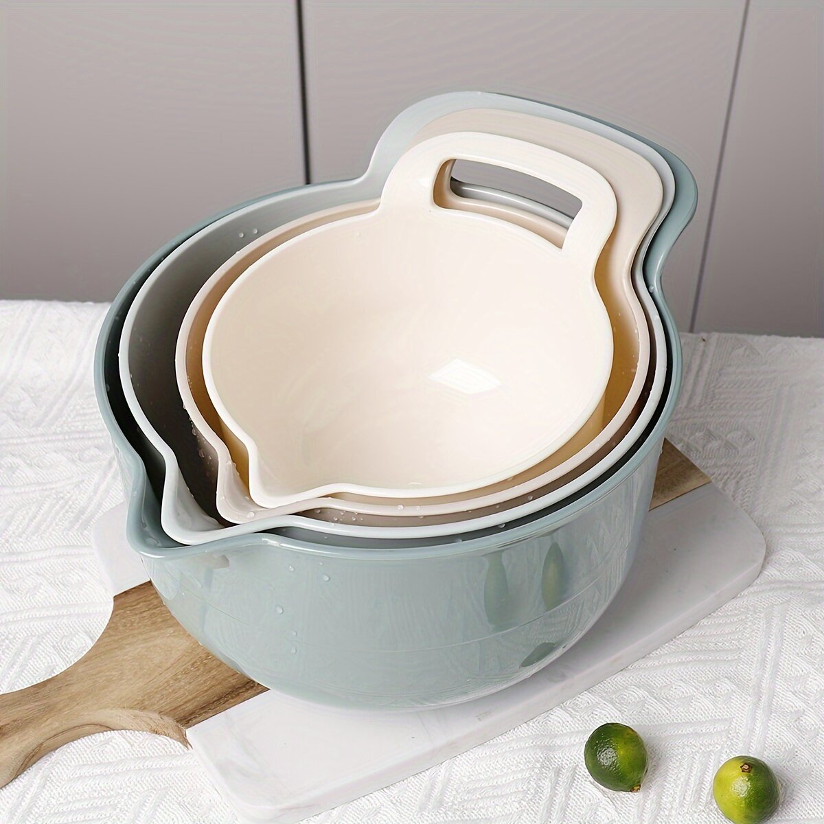 4 шт. Набор пластиковых мисок с прорезиненным дном | Разные размеры (1.1л/1.5л/2л/2.5л) | Пластик | Антискользящие