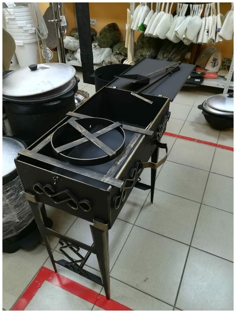 Мангал "Книжка" разборный на ножках со столиком и подставкой под казан