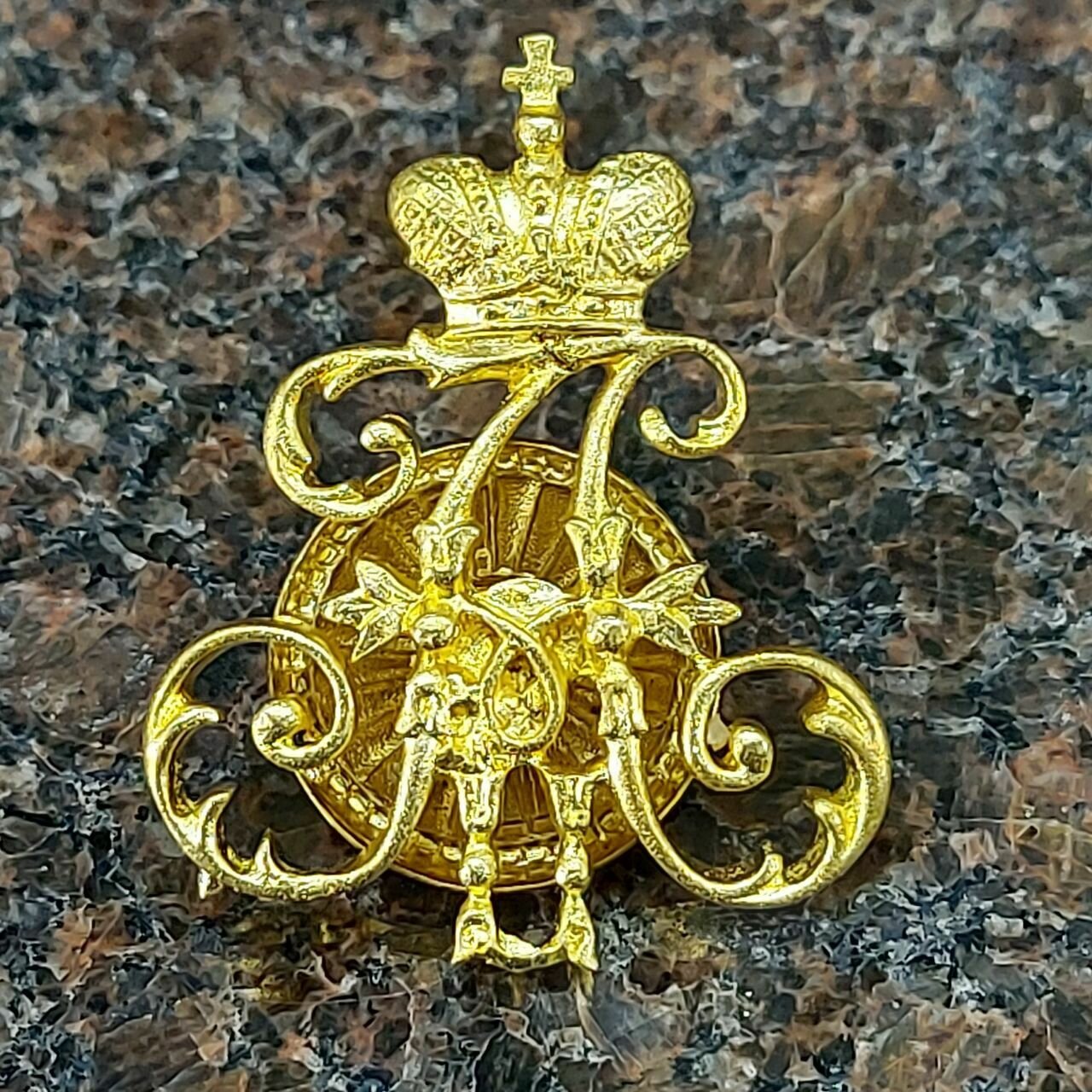 Знак нагрудный вензель александр II