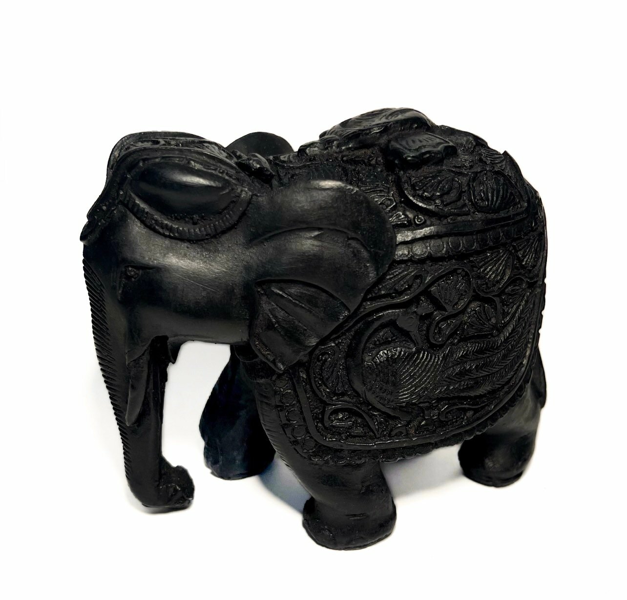 Статуэтка слоник В попоне С ганешей И павлинами R353 (полистоун, размер 10 на 12 см.), 1 шт.