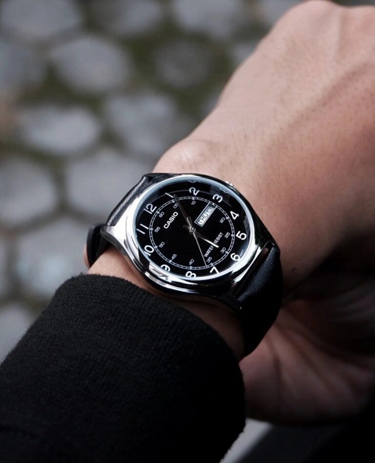 Наручные часы CASIO Collection, черный/серебристый — фото 1